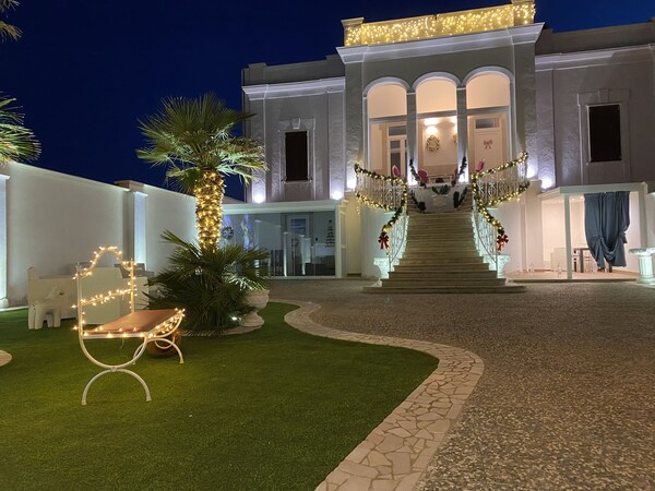 Ventidueventi Luxury Suites - Bari