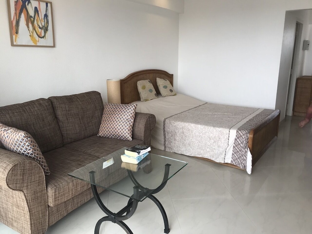 Beautiful Balcony Sea View with WOW Sunsets - Pattaya | FeWo-direkt