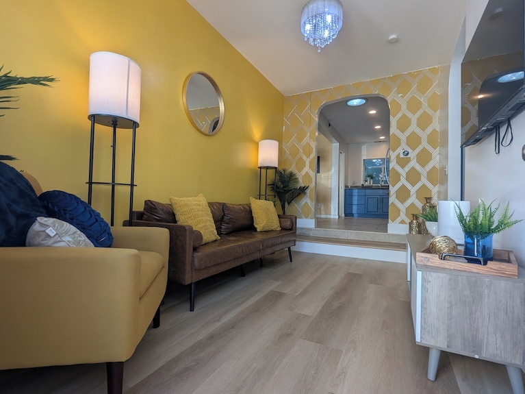 Downtown Cottage, Off-street Parking, Dog Friendly - Oakland, CA