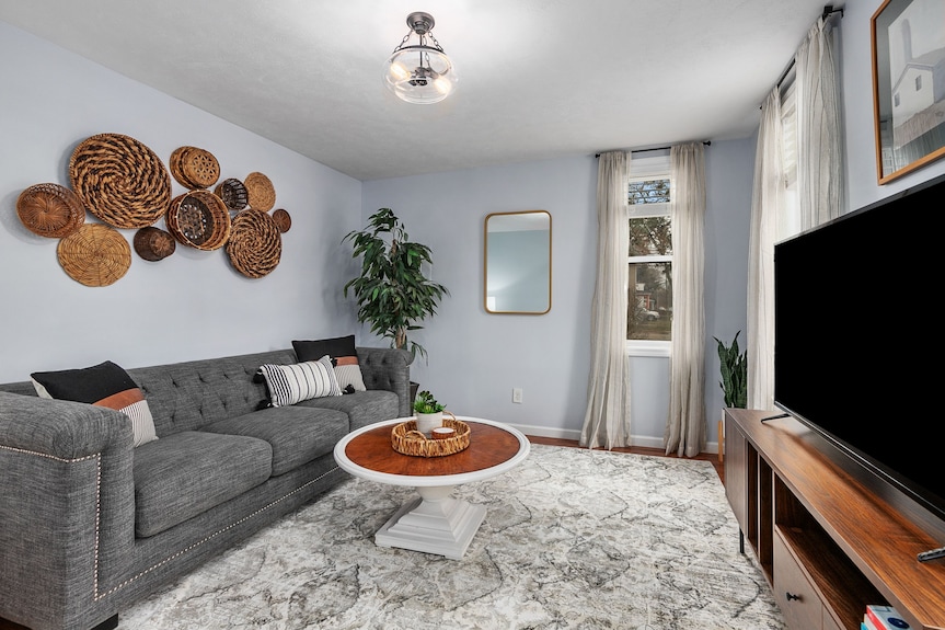 Walk To Bridge Street From The Westside Charmer! - Wyoming