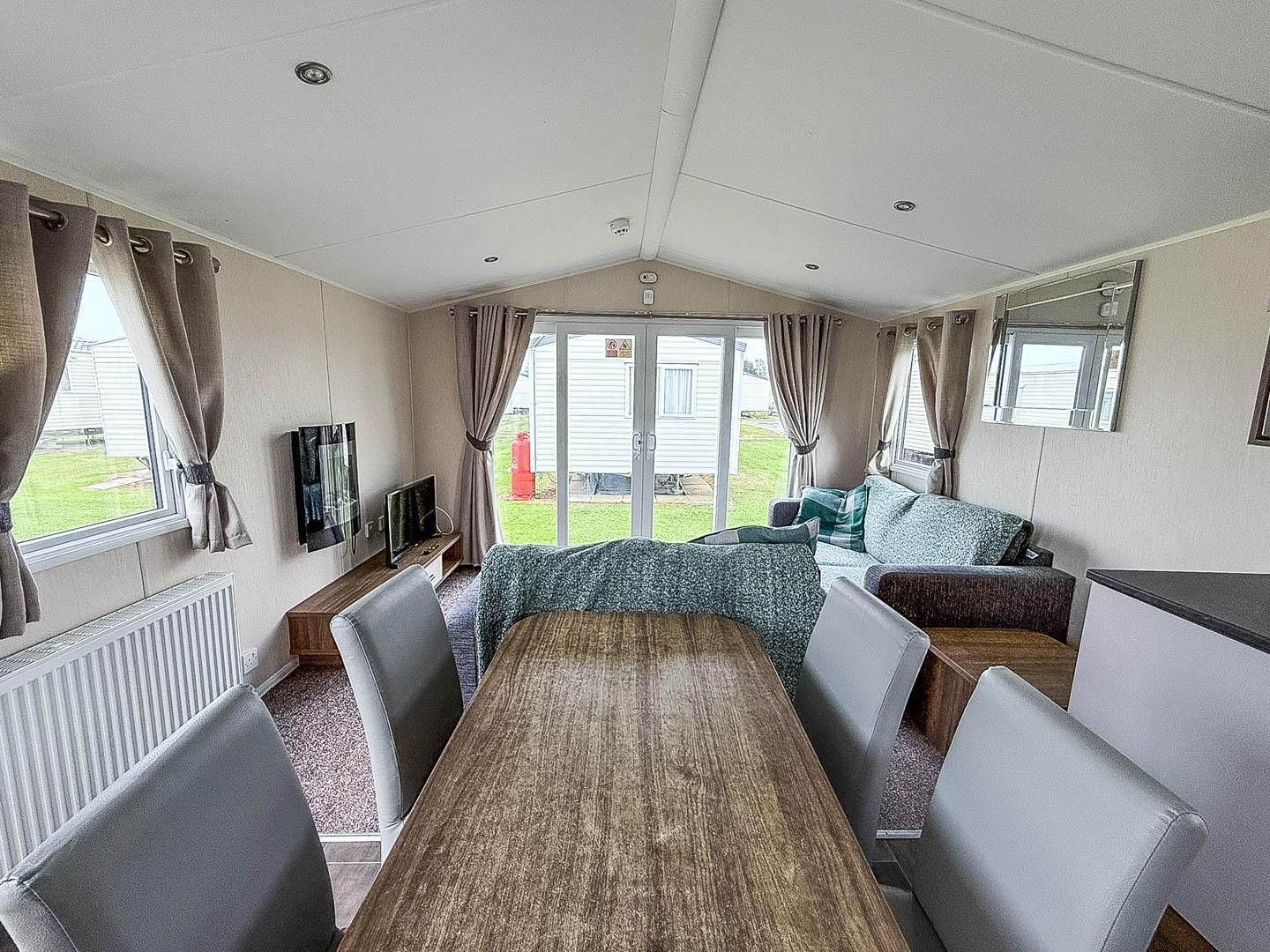 Caravan In Scratby, Norfolk Ref 50071d - Hemsby