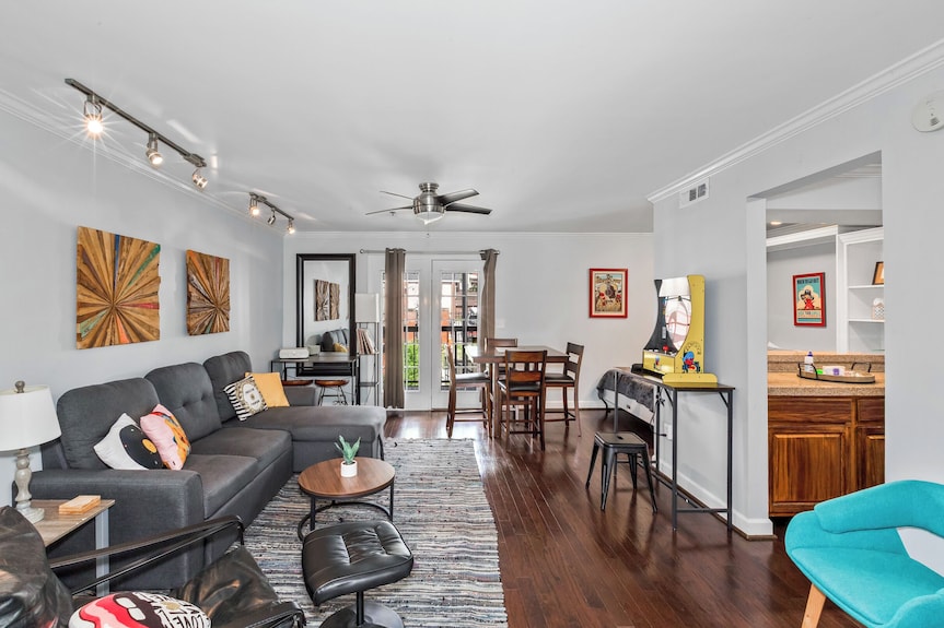 Walk 2 Broadway! Free Parking! Patio #634 - SoundWaves at Gaylord Opryland, Nashville