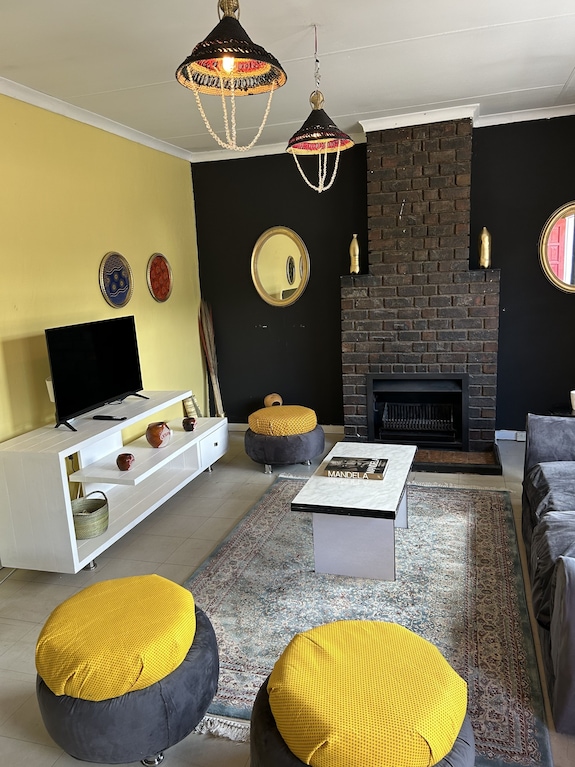 Gated Luxury Corporate Apartment, 2 Bedroom Maseru Free Wifi, 15 Min To Downtown - Maseru