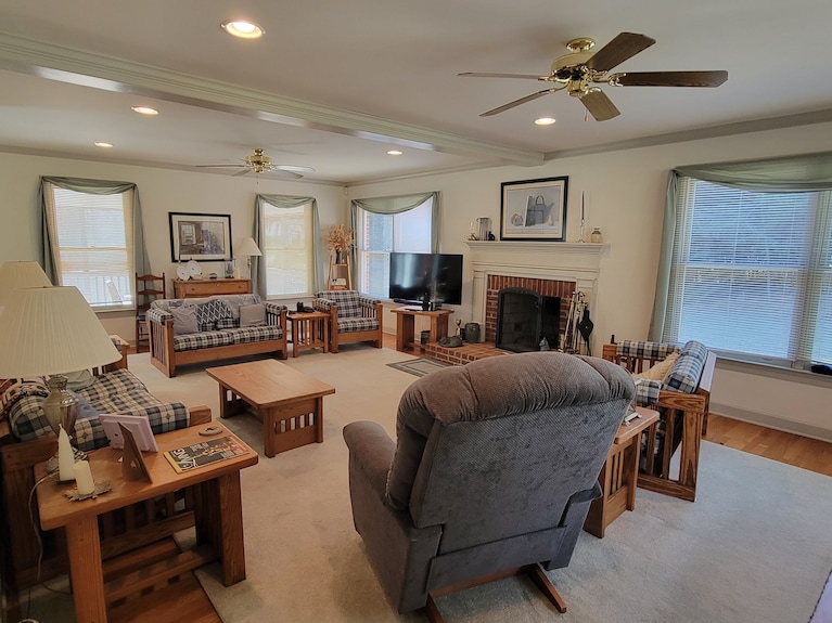 Spacious Home In Quiet Rural Setting Close To Blue Ridge Parkway - Big Island, VA