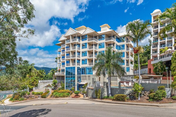 Tropical Marina Views 1bedroom - Airlie Beach