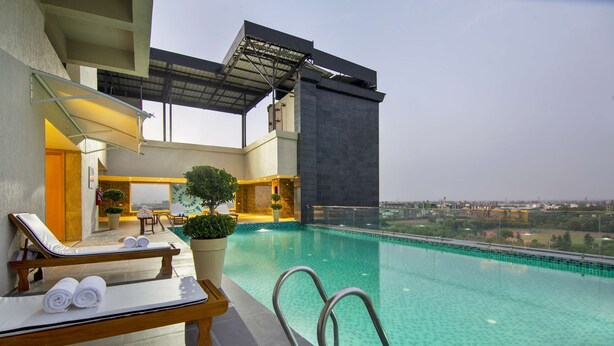 Piscina exterior sazonal 