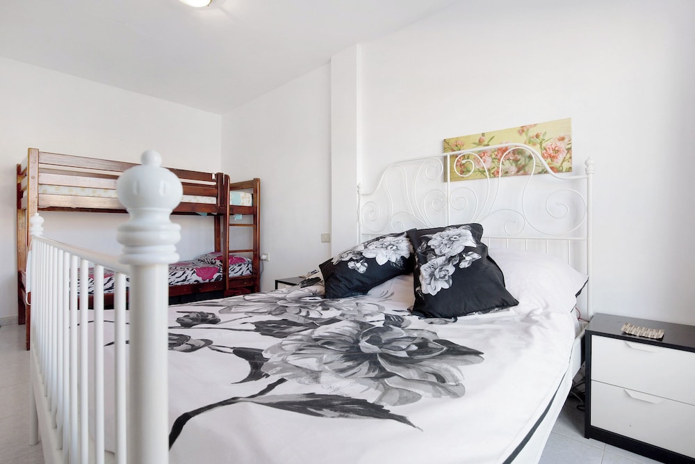 Ferienwohnung "Casa Sam" Mit Gemeinschaftspool, Privatem Balkon Und Wlan - Antigua