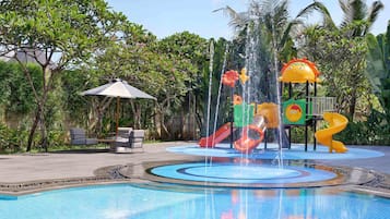 2 piscinas exteriores