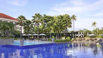 2 piscinas externas