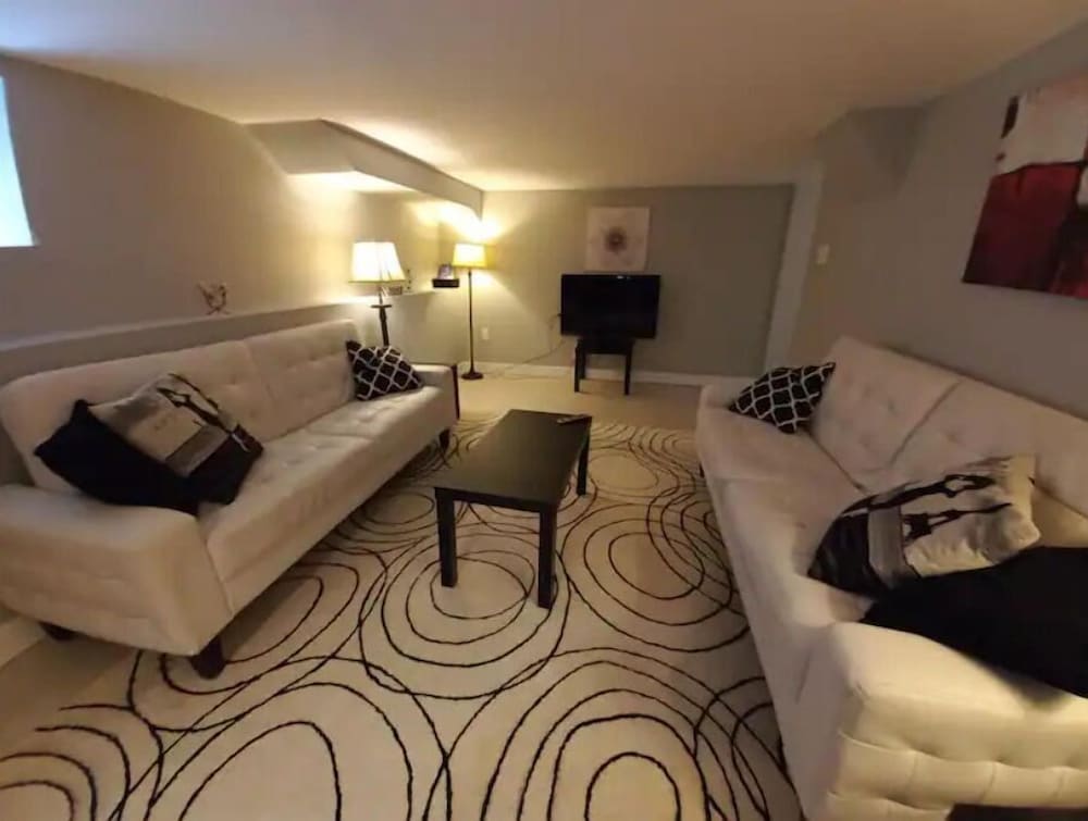 Lovely 1-bedroom Basement Apartment On Niagara - Niagara Falls