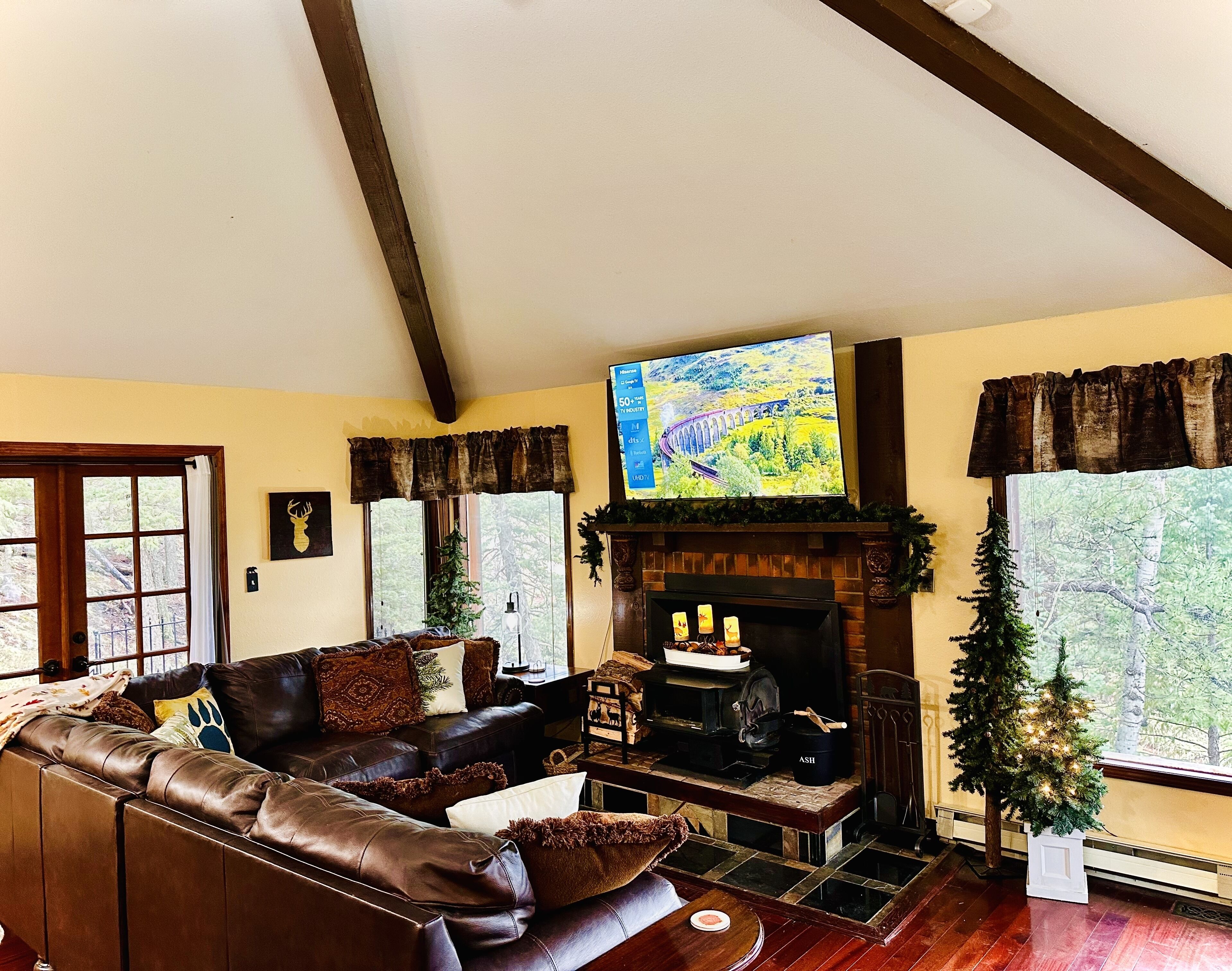 Enjoy Colorado With Soaring Pines, Wildlife & 6 Seat Hot Tub. - Woodland Park, CO