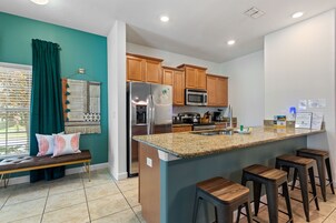 Casa geminada, 5 quartos | Cozinha privada | Geladeira, fogão, cafeteira/chaleira, torradeira