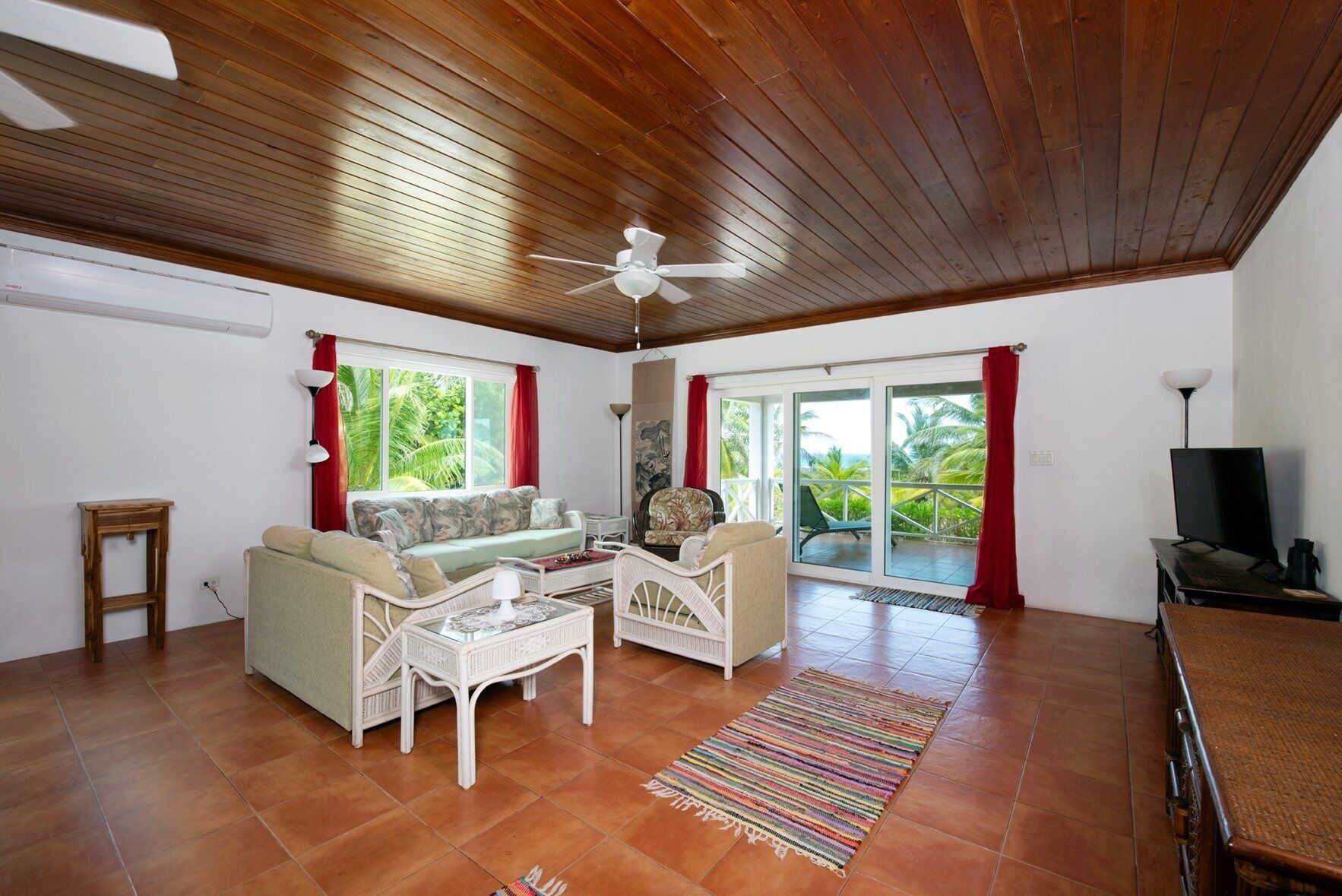 Villa, 2 quartos | Sala de estar | Smart TV 