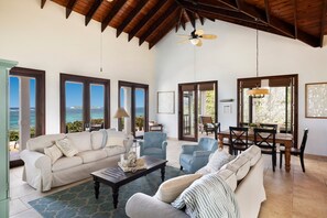 Casa, 3 quartos | Área de estar