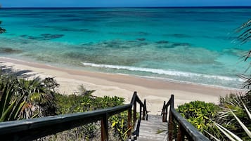 Vila, 6 quartos | Praia | Na praia