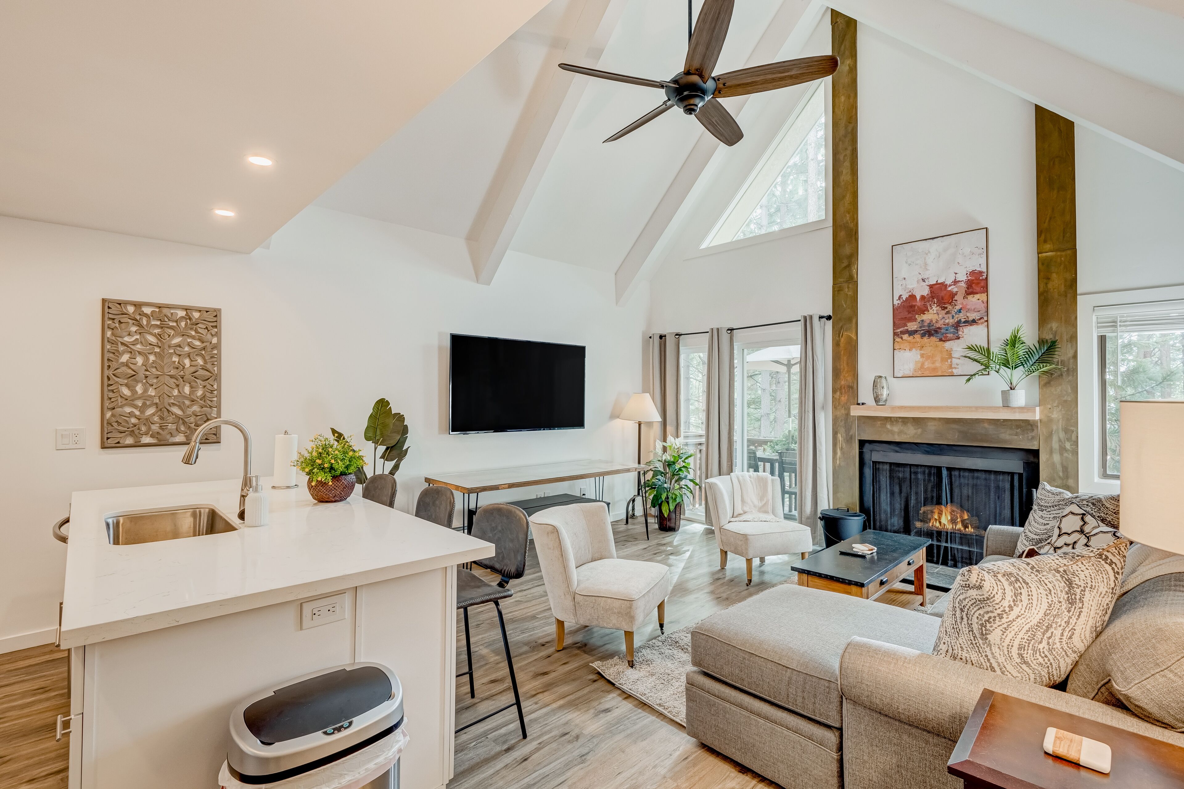 Hospitable Condo With Wood-burning Fireplace, Washer/dryer, Deck, & Balcony - Carson City, NV