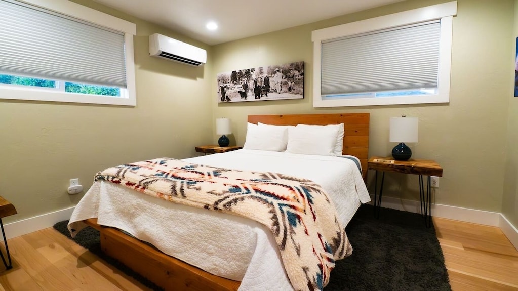 Charming Downtown Cody Cottage (#1) - Wyoming