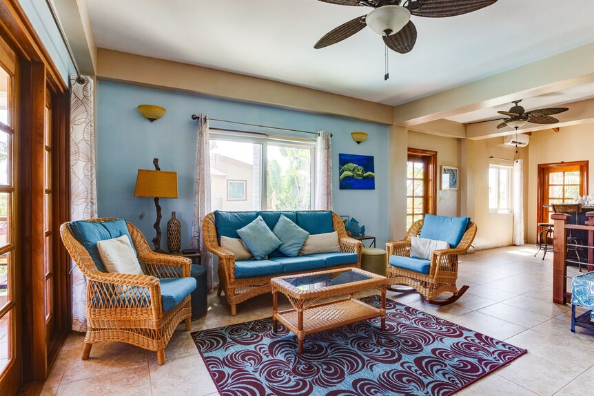 Casa De Amigos, Island Townhome - Placencia