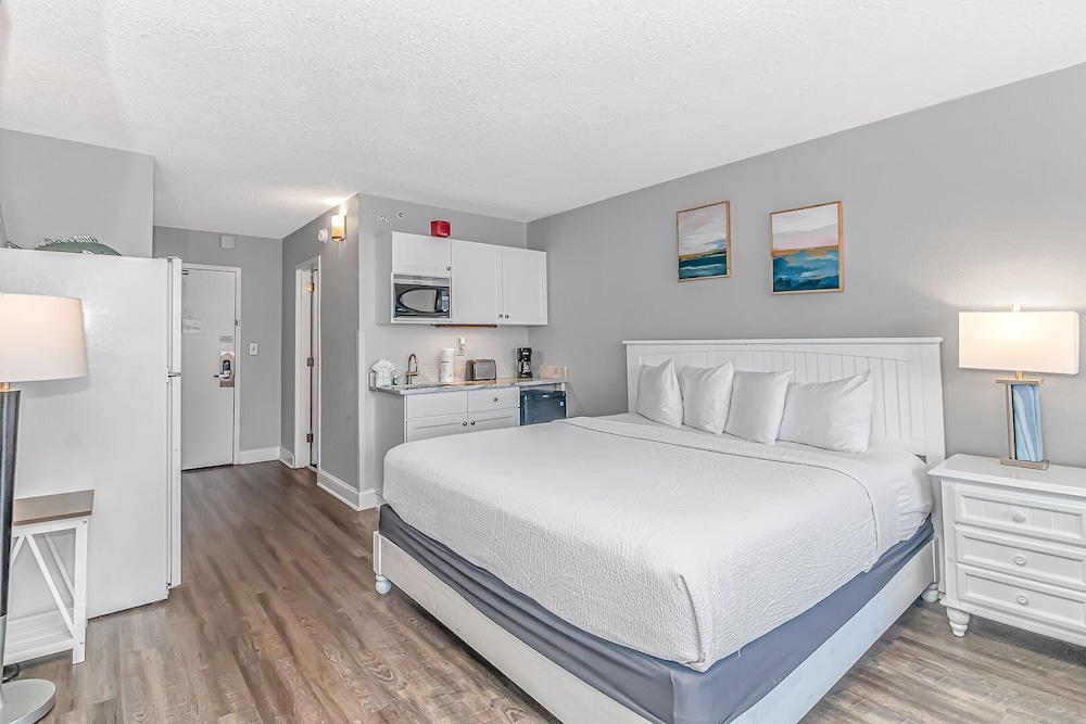 Immaculate! Led Fireplace - Renovated King Suite - Sleeps 4! - Landmark Resort 1508 - Myrtle Beach, SC