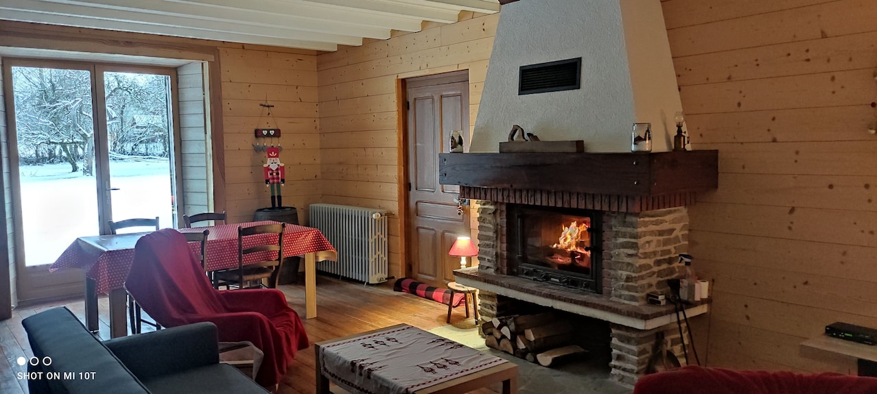 Authentique Ferme Jurassienne Aux Portes Des Cascades Du Hérisson - Jura