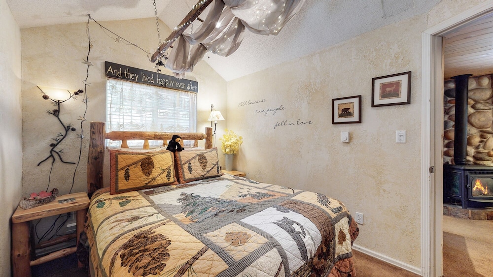 Welcome to our getaway at Annie's Mountain Retreat! - Drake | Vrbo