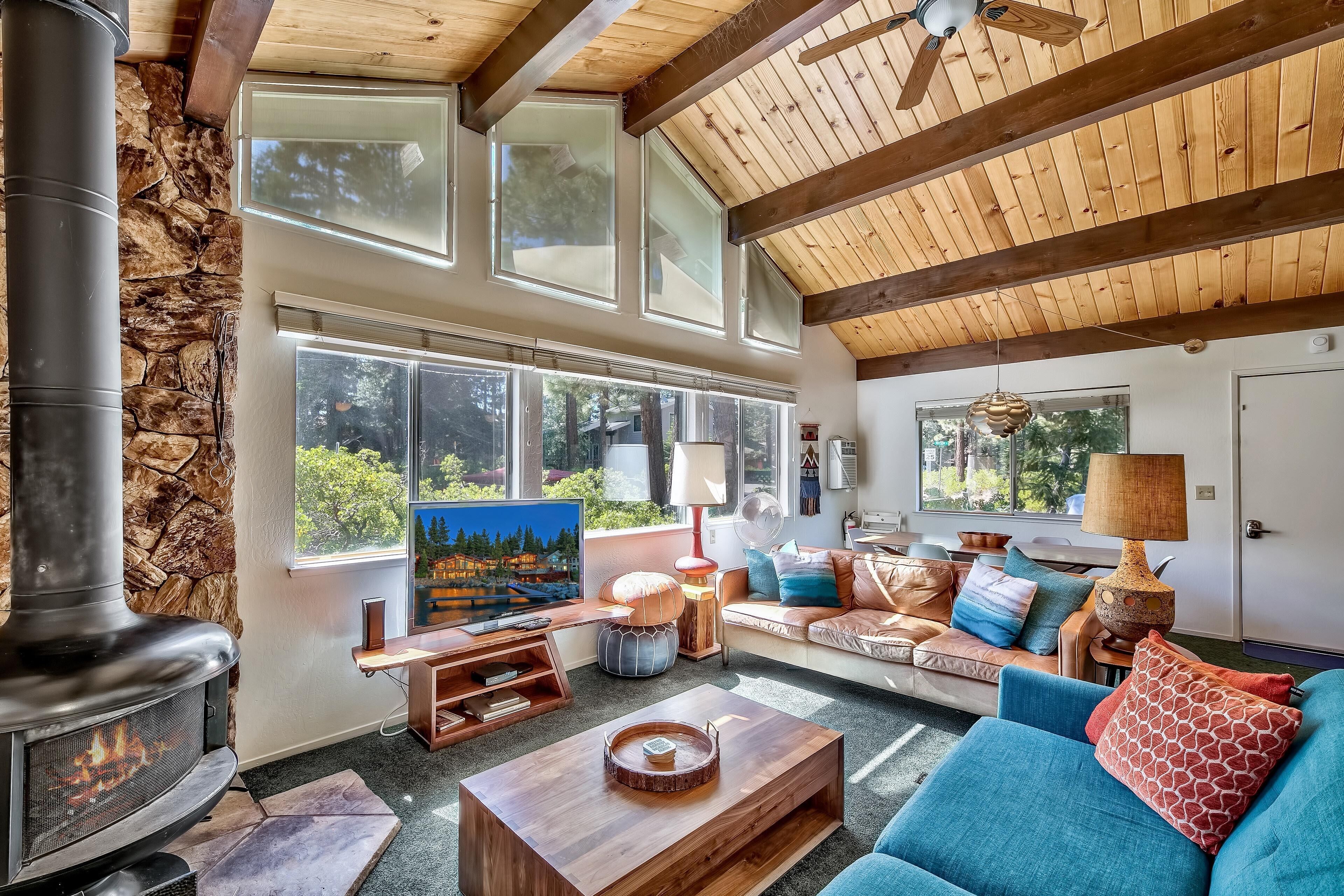 Koyukon Cozy Cabin 3br,2ba-10 Min. To Ski - South Lake Tahoe, CA