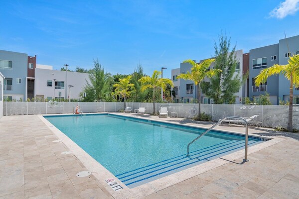 Lofts Of Aventura - Aventura, FL