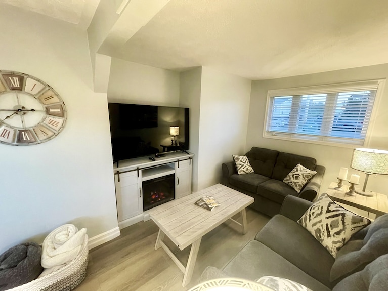 Private 2 Bedroom Apartment With Ocean View At Cape View Escape - Newfoundland and Labrador