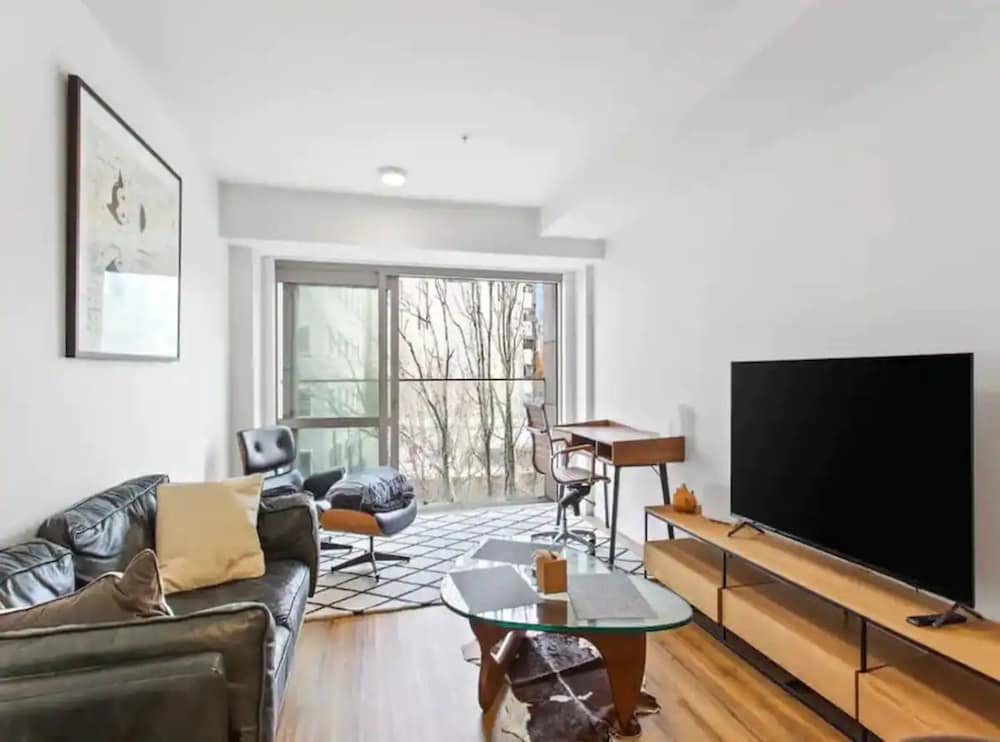 Central Modern Apartment With Remote Working Space - Auckland