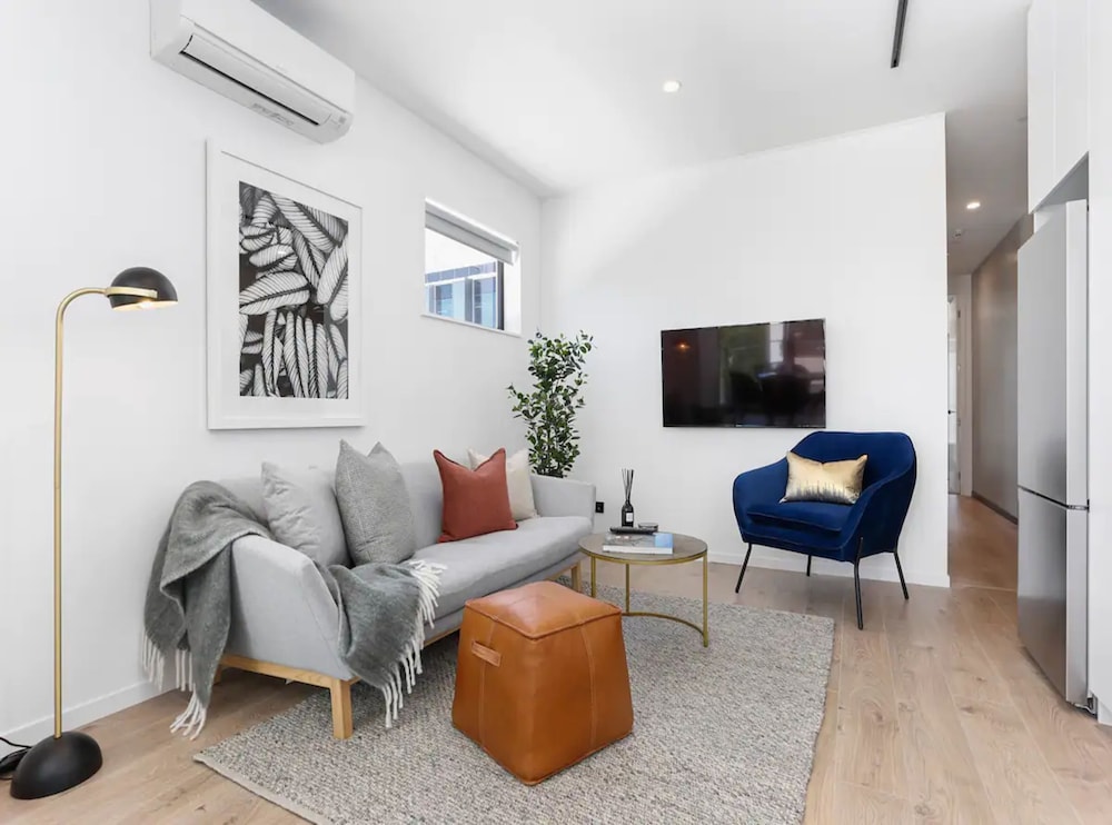 Stunning Modern Two Bedroom - Perfect Location! - Auckland