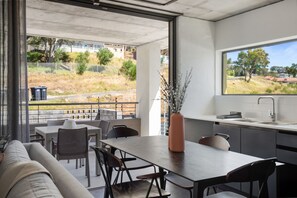 Apartamento grand | Opções para refeição no quarto