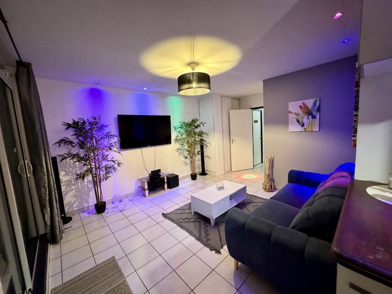 1 Air-conditioned Room, Fiber Wifi , Ses View , ᥲRk᰻ᥒg Free, No ᥎᰻S ᥲ̀ ᥎᰻S - Fort-de-France