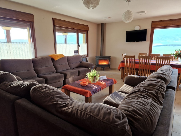 Casa Rural Cerca De Estella Y Del Nacedero Del Urederra, Accesible Para 14-16 . - Navarre