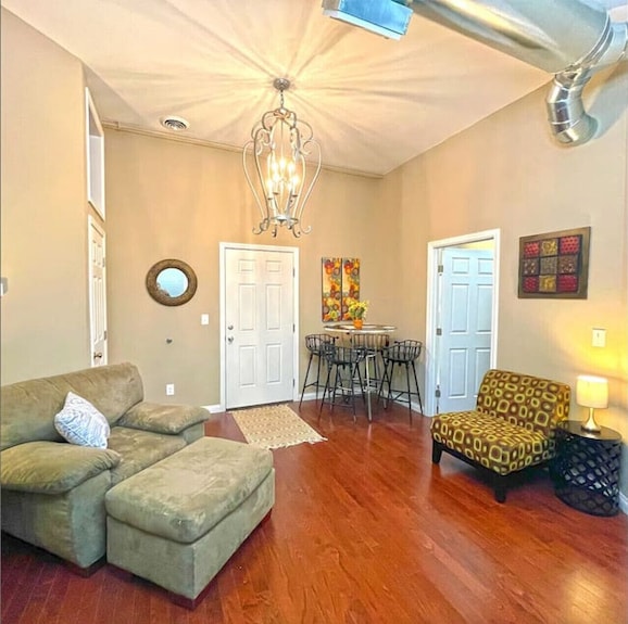 The Flat On Front Street - Marietta, OH