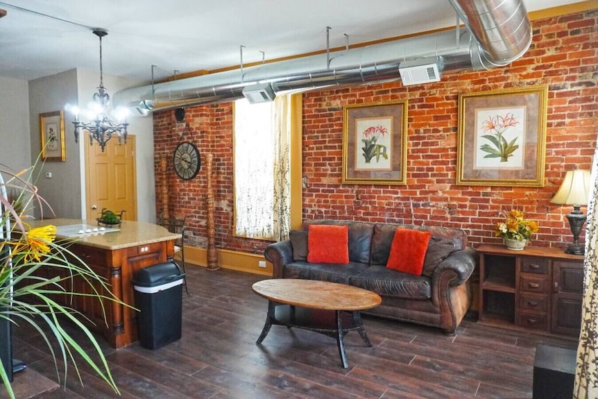 Shopping District Apt | Heart Of Historic Downtown - Marietta, OH