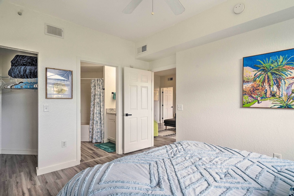 Airy Fort Myers Condo ~ 4 Mi To Beach! - Fort Myers, FL