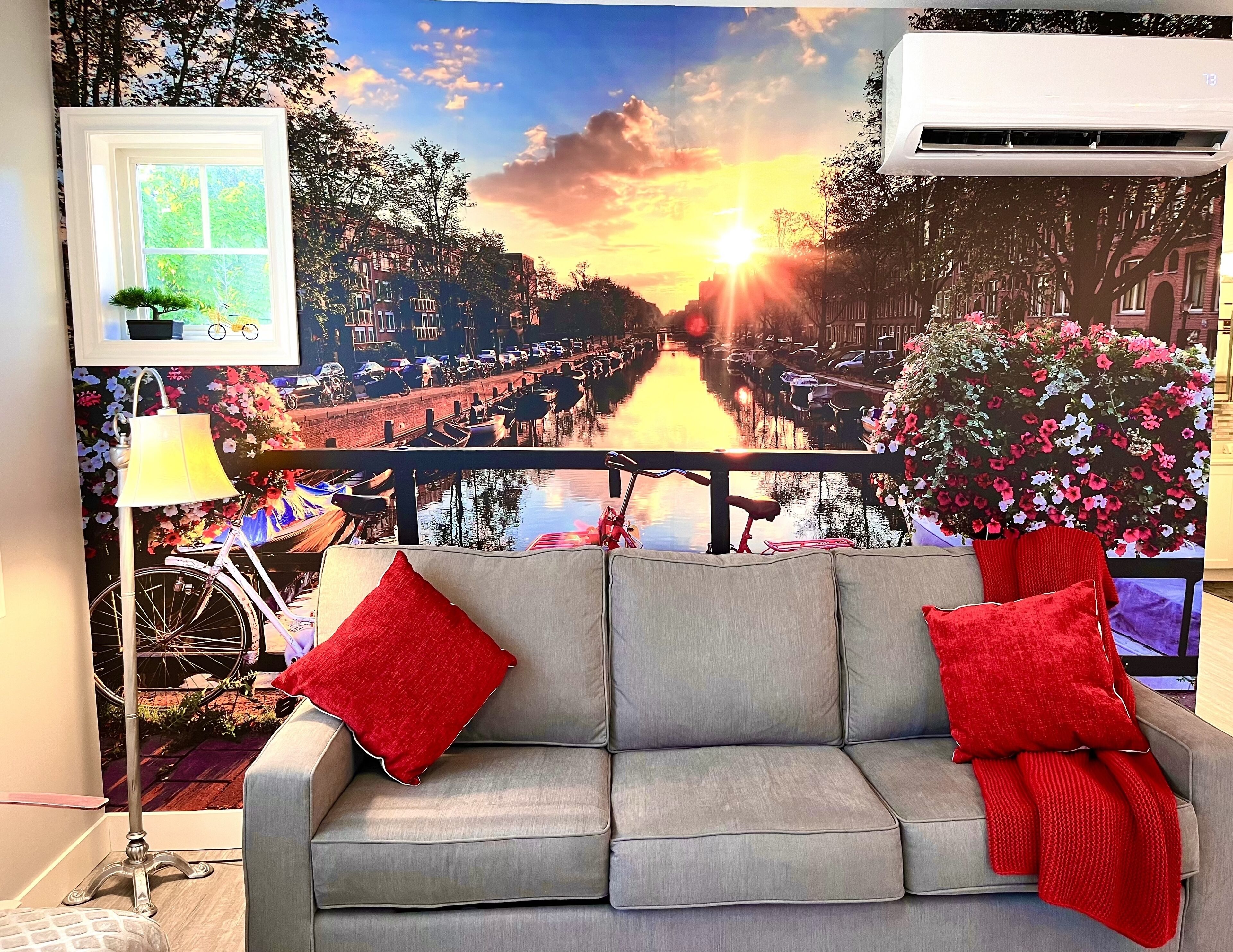 Bright 1 Bedroom + Den Retreat Downtown Kelowna - Kelowna