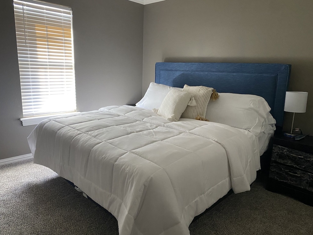 2 King Bed, Central, By Hwy, Peaceful Neighborhood - Amarillo, TX