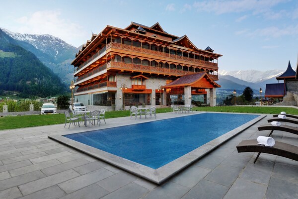 Tiaraa Hotels & Resorts - A Luxury Resort Manali - Manali