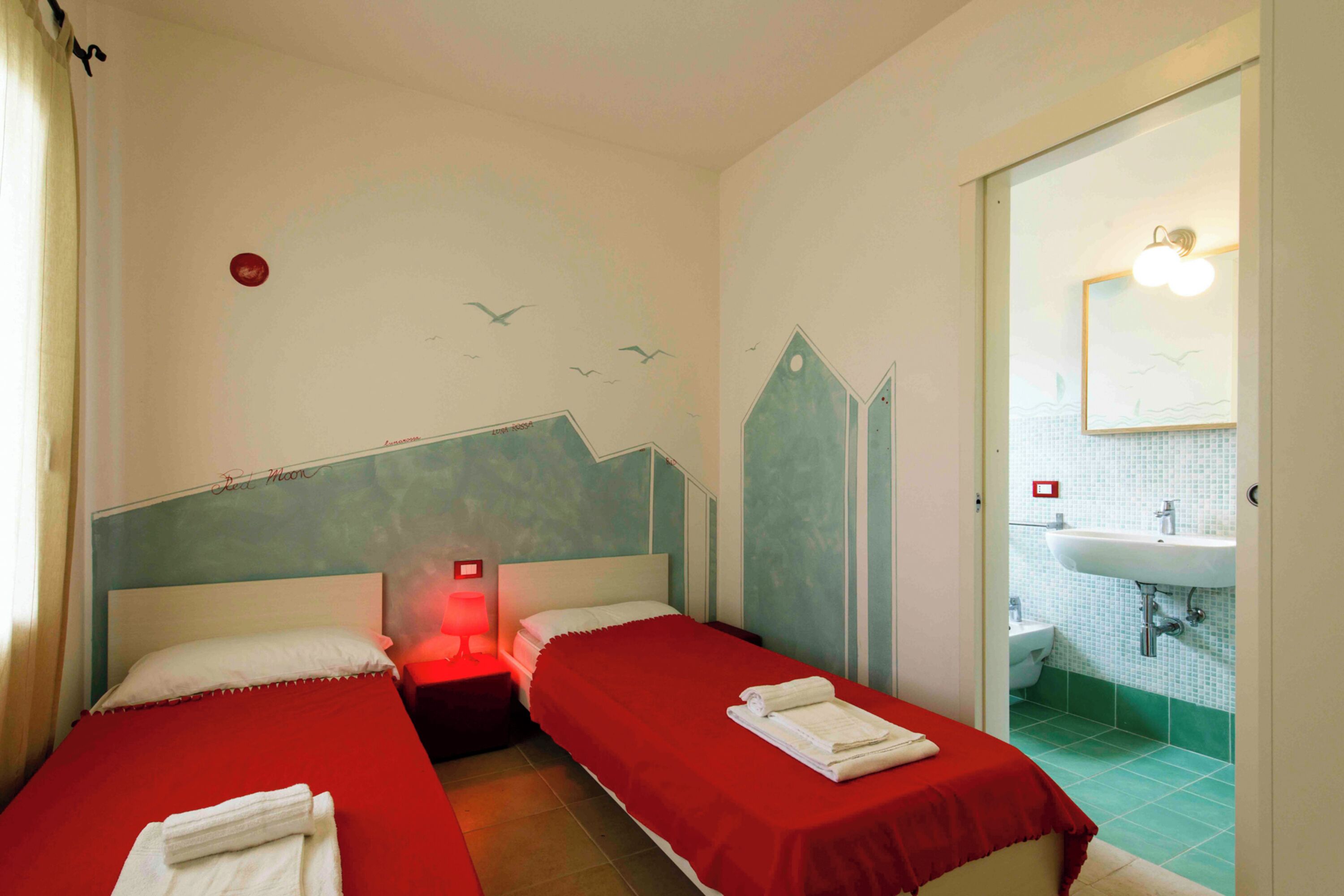 2 quartos, Wi-fi grátis, roupa de cama fornecida 