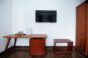 Quarto casal standard, 1 cama King | Wi-Fi de cortesia