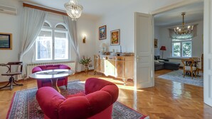 Apartamento família, 2 quartos (City Apartment With Garden) | Área de estar