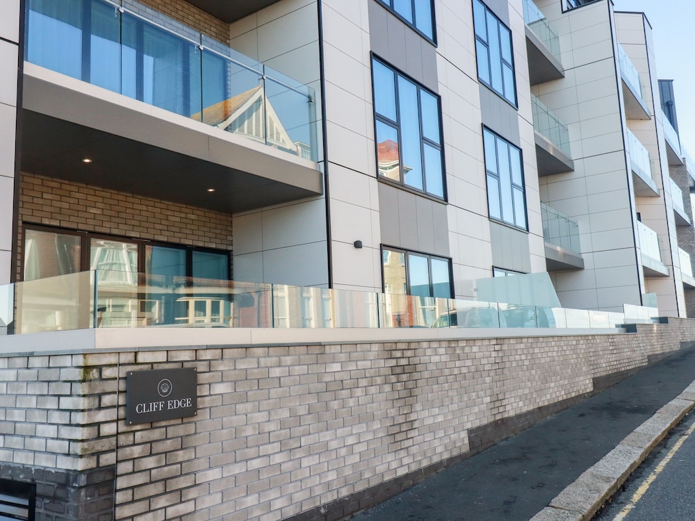 33 Cliff Edge - Newquay