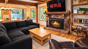 Cabana, 2 quartos | Área de estar | Serviços de streaming