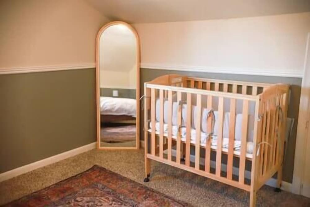 Central 2 Bedroom With Fully Stocked Kitchen - Boise