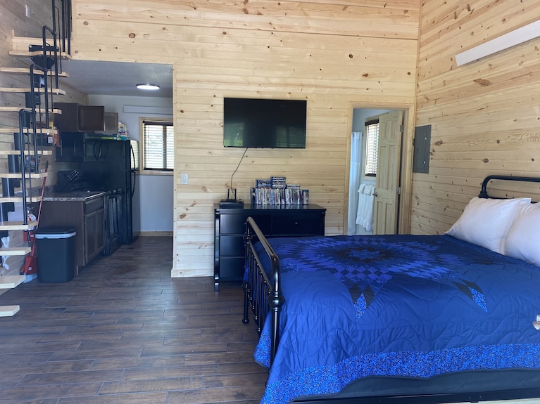 Centrally Located Near Everything The Black Hills Has To Offer! Open Year Round! - South Dakota