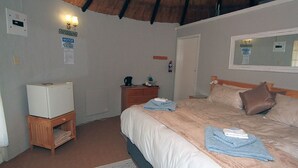 1 quarto, Wi-Fi de cortesia, roupa de cama