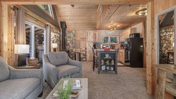 Cabine, 1 quarto | Sala de estar | Serviços de streaming