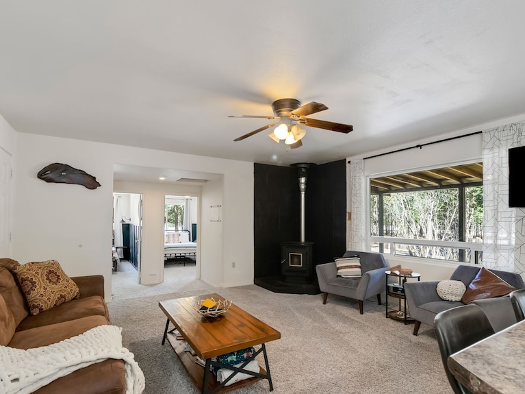 "Peaceful Pine Cottage" On 2+acres - Close To Ski Resorts! - 오리건