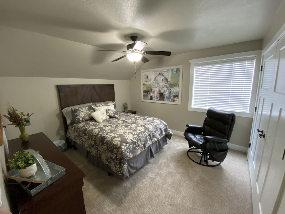 Spacious Family Home - Ogden, UT